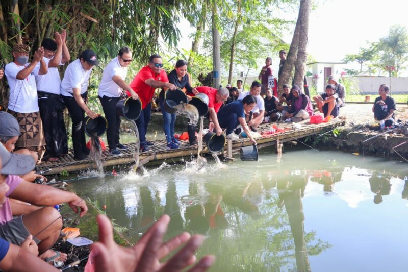 Bupati Giri Prasta Buka Lomba Mancing Air Deras di Dam Panglan Kapal ...