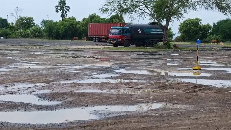 Kantong Parkir Jadi Kubangan Air - Balipuspanews.com