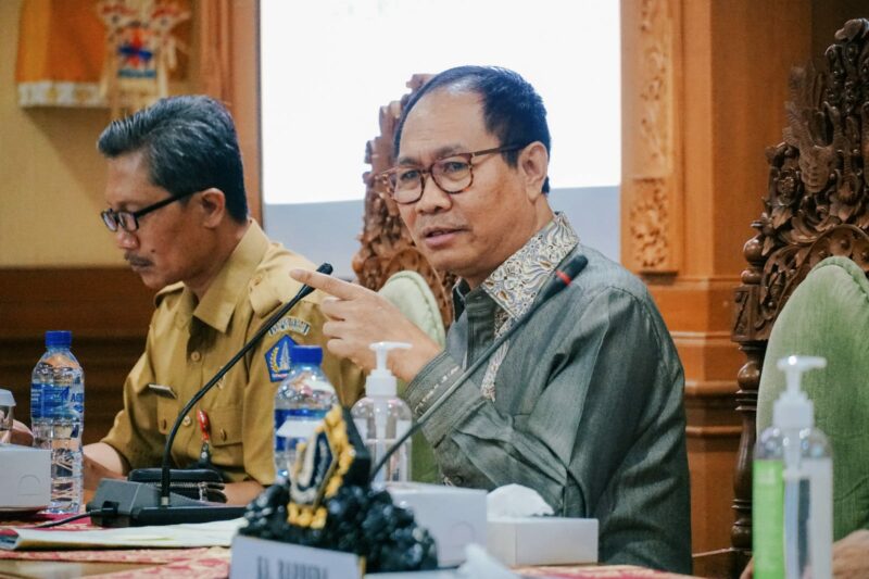 Wabup Suiasa Pimpin Rakor Penghapusan Kemiskinan Ekstrim dan Penurunan Stunting - Balipuspanews.com
