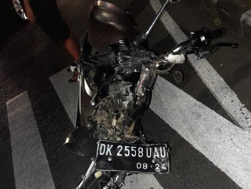 Tabrak Mahasiswa, Pemotor yang Terobos Lampu Merah Tewas Mengenaskan - Balipuspanews.com