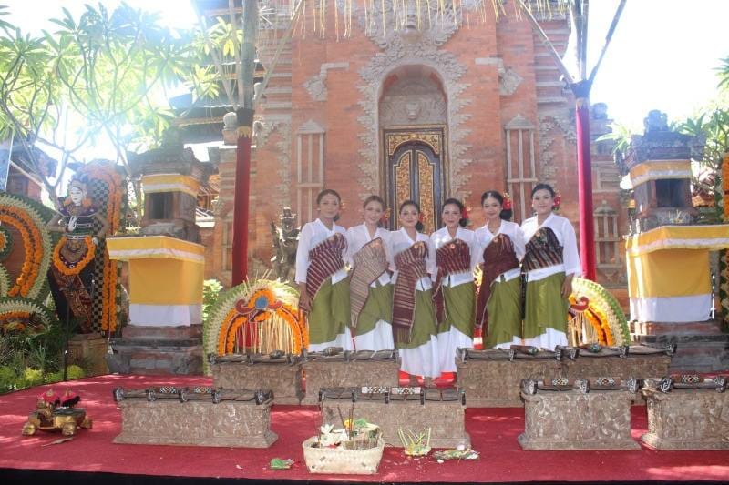 Hormati Karya Leluhur, Desa Adat Bugbug Gelar Salonding Bali Aga ...