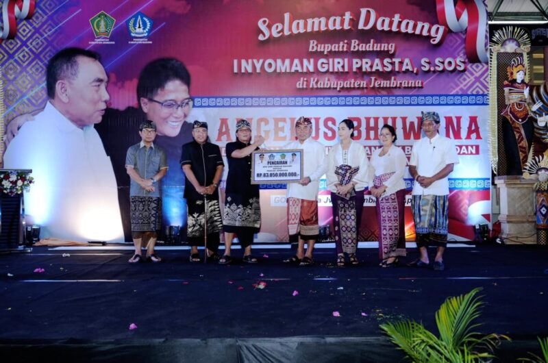 Program Angelus Bhuana, Bupati Giri Prasta Kembali Serahkan Bantuan Hibah dan BKK Sebesar Rp 100 ...