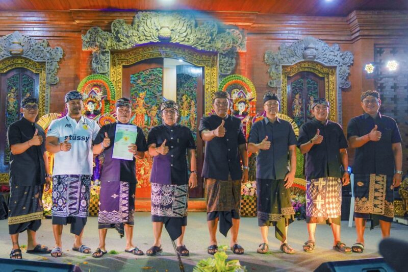 Pemkab Badung Serahkan Hibah Tanah untuk Desa Adat Seminyak - Sumber : Balipuspanews.com ...