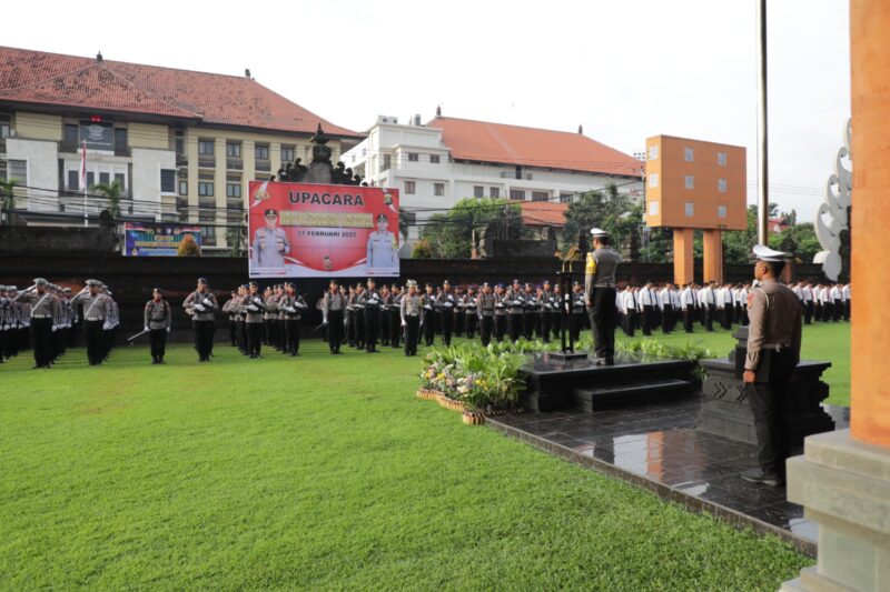 Ditlantas Polda Bali Gelar Pengibaran Bendera di Hari Kesadaran Nasional - Sumber ...